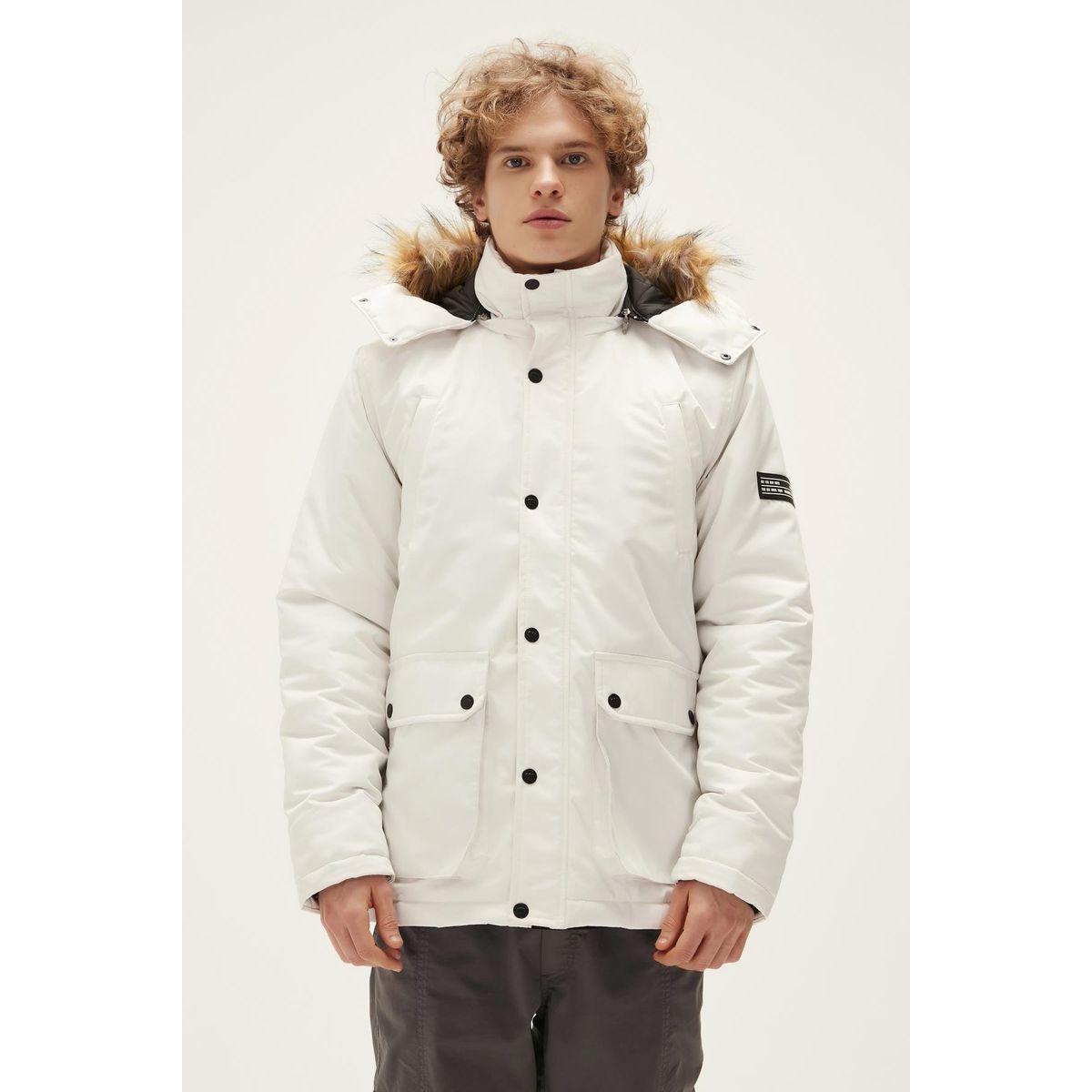 22 13 004
